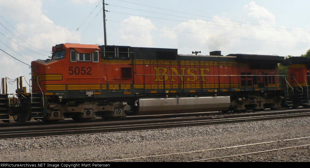 BNSF 5052